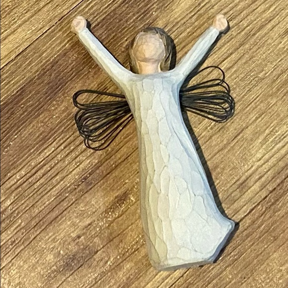 Willow Tree | Accents | Willow Tree Figurine Angel Of Courage 20 | Poshmark